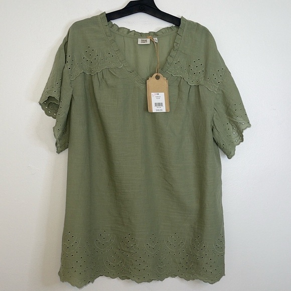 True Craft | Tops | True Craft Eyelet Flutter Sleeve Top Olive Green ...